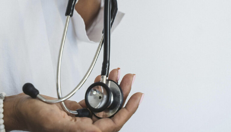 Emissão de atestado médico multiúsos com dispensa de junta médica - Apcmc